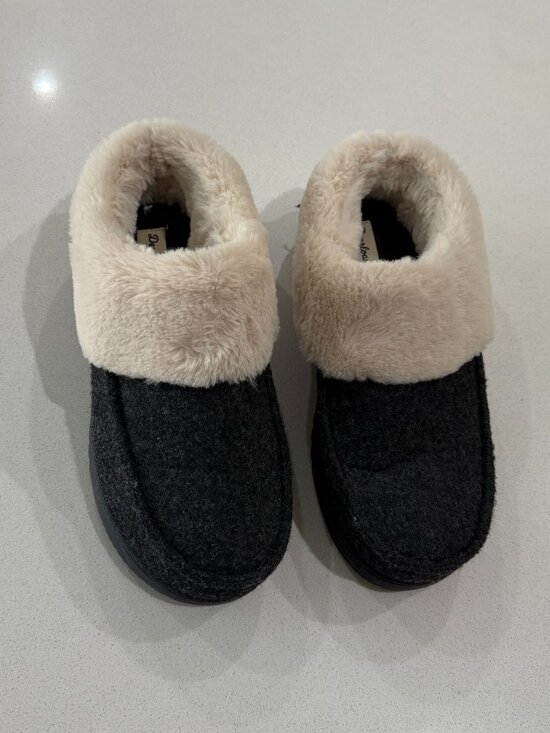 dearfoams | Shoes | Dearfoam Womens Fuzzy Moc Toe Slippers Us 9 | Poshmark
